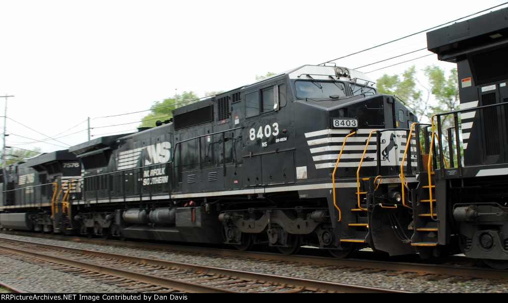 NS C40-8W 8403 on 19G